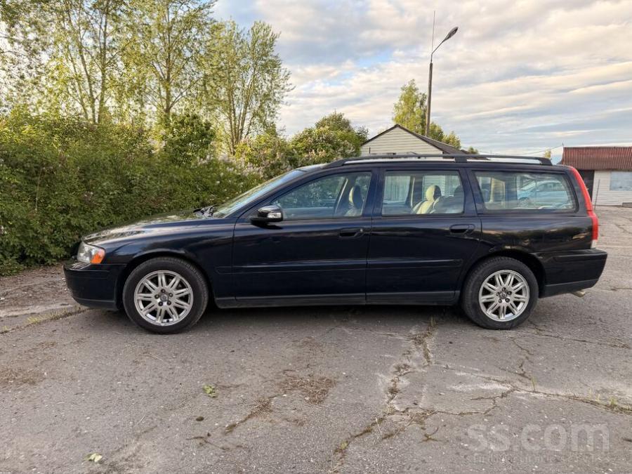 Zils Volvo V70 2007 Aizkraukle, ar dzinēja tilpumu 2.40 L un nobraukumu 222 tūkst. km par 4500 €, foto 6 vietnē AUTOMOTO.COM.LV