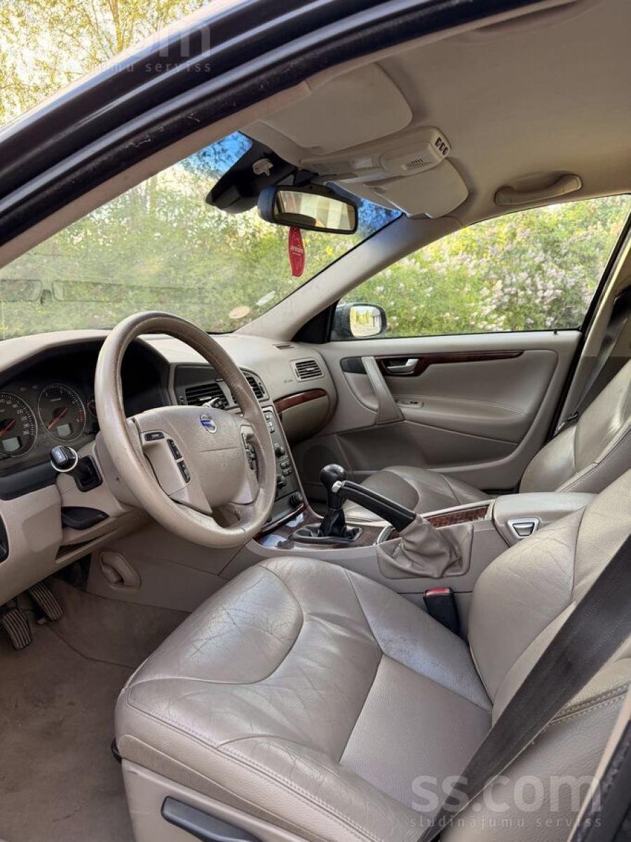 Zils Volvo V70 2007 Aizkraukle, ar dzinēja tilpumu 2.40 L un nobraukumu 222 tūkst. km par 4500 €, foto 10 vietnē AUTOMOTO.COM.LV