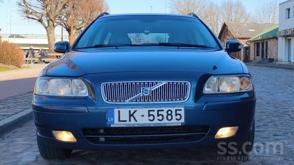 Синий Вольво В70 2007 в Лиепая, объемом двигателя 2.40 л и пробегом 397 тыс. км за 2000 €, фото 7 на AUTOMOTO.COM.LV