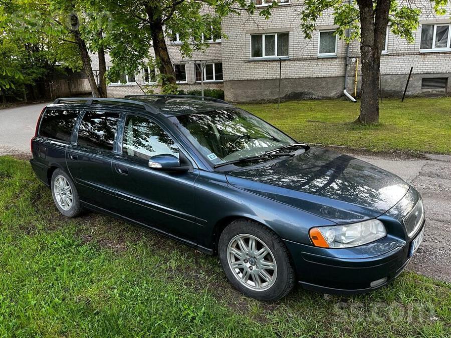 Синий Вольво В70 2007 в Лиепая, объемом двигателя 2.40 л и пробегом 397 тыс. км за 2000 €, фото 9 на AUTOMOTO.COM.LV