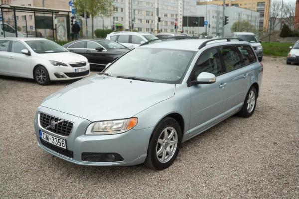 Zils Volvo V70 2007 Liepāja, ar dzinēja tilpumu 2.40 L un nobraukumu 352 tūkst. km par 4900 €, foto 1 vietnē AUTOMOTO.COM.LV