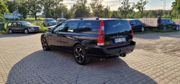 Zils Volvo V70 2007 Valmiera, ar dzinēja tilpumu 2.40 L un nobraukumu 342 tūkst. km par 2500 €, foto 5 vietnē AUTOMOTO.COM.LV