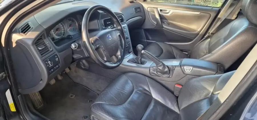 Zils Volvo V70 2007 Valmiera, ar dzinēja tilpumu 2.40 L un nobraukumu 342 tūkst. km par 2500 €, foto 11 vietnē AUTOMOTO.COM.LV