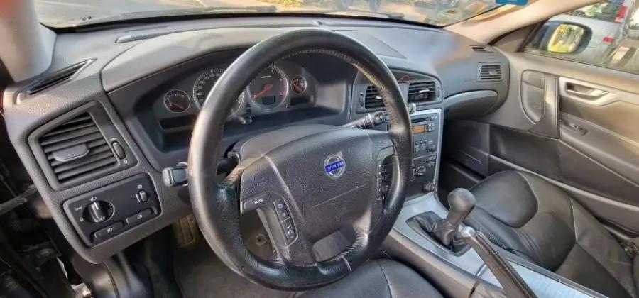 Zils Volvo V70 2007 Valmiera, ar dzinēja tilpumu 2.40 L un nobraukumu 342 tūkst. km par 2500 €, foto 12 vietnē AUTOMOTO.COM.LV
