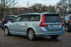 Blue Volvo V70 2007 in Liepaja, with an engine capacity of 2.40 L and mileage of 295 thousand km for 5450 €, photo 3 on AUTOMOTO.COM.LV