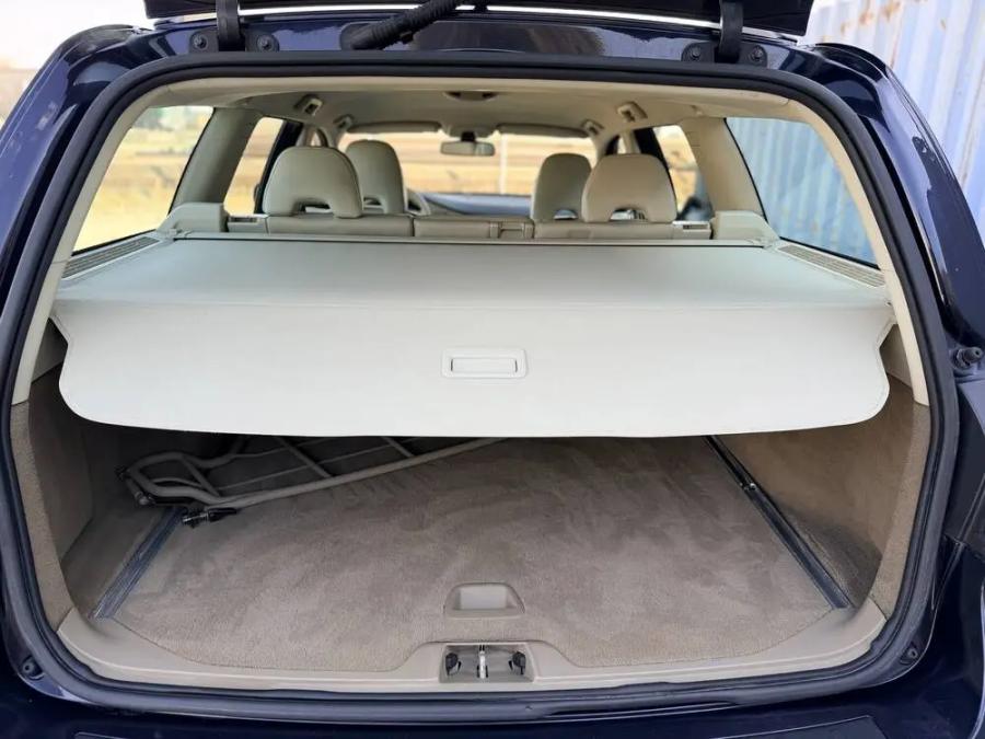 Blue Volvo V70 2007 in Riga, with an engine capacity of 2.40 L and mileage of 307 thousand km for 4250 €, photo 6 on AUTOMOTO.COM.LV