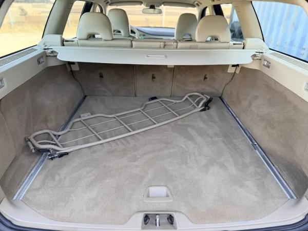 Blue Volvo V70 2007 in Riga, with an engine capacity of 2.40 L and mileage of 307 thousand km for 4250 €, photo 6 on AUTOMOTO.COM.LV