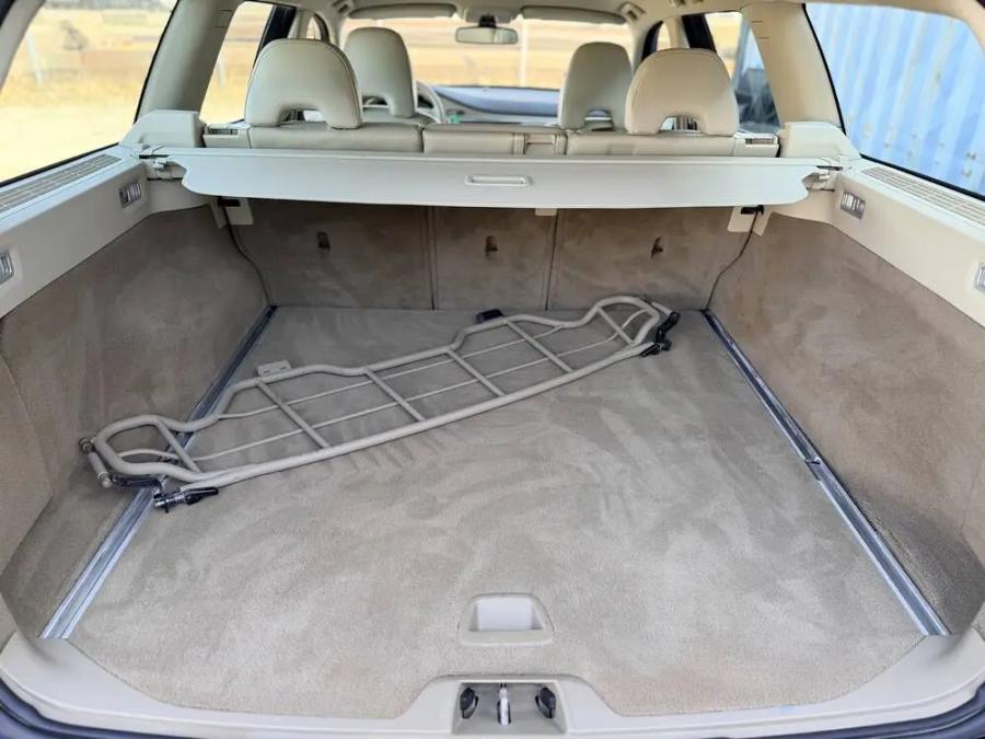 Blue Volvo V70 2007 in Riga, with an engine capacity of 2.40 L and mileage of 307 thousand km for 4250 €, photo 7 on AUTOMOTO.COM.LV
