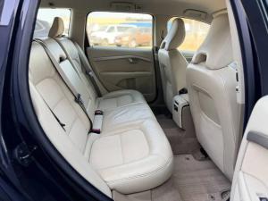 Blue Volvo V70 2007 in Riga, with an engine capacity of 2.40 L and mileage of 307 thousand km for 4250 €, photo 15 on AUTOMOTO.COM.LV