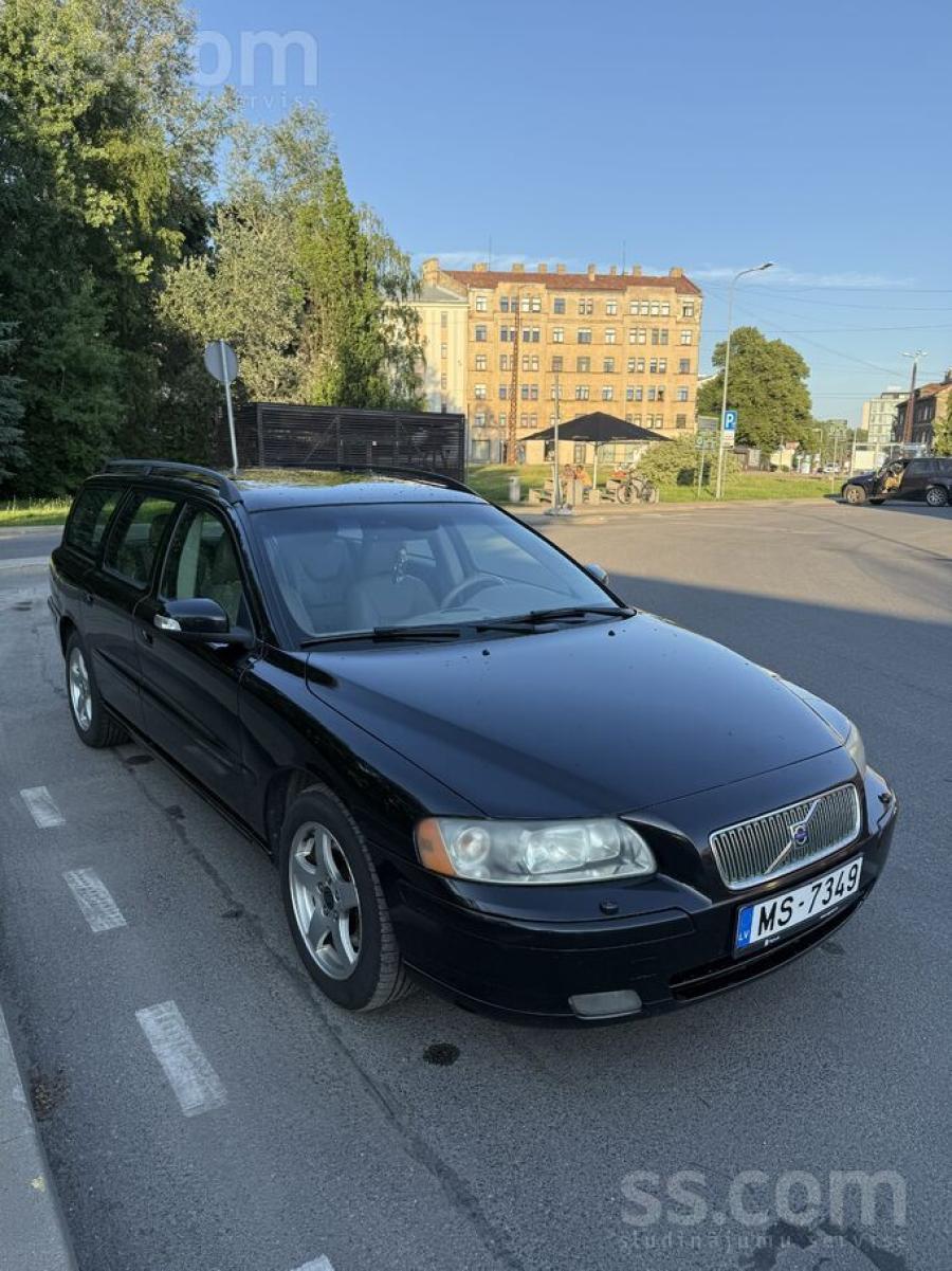 Синий Вольво В70 2007 в Рига, объемом двигателя 2.40 л и пробегом 322 тыс. км за 2600 €, фото 6 на AUTOMOTO.COM.LV