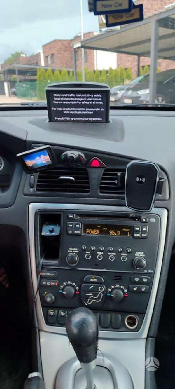 Zils Volvo V70 2007 Viļņa, ar dzinēja tilpumu 2.40 L un nobraukumu 323 tūkst. km par 2150 €, foto 10 vietnē AUTOMOTO.COM.LV