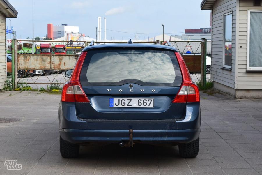 Blue Volvo V70 2007 in Vilnius, with an engine capacity of 2.40 L and mileage of 408 thousand km for 2300 €, photo 6 on AUTOMOTO.COM.LV