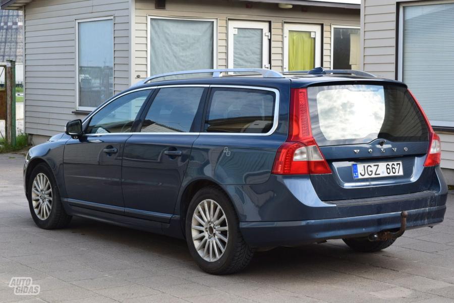 Blue Volvo V70 2007 in Vilnius, with an engine capacity of 2.40 L and mileage of 408 thousand km for 2300 €, photo 7 on AUTOMOTO.COM.LV