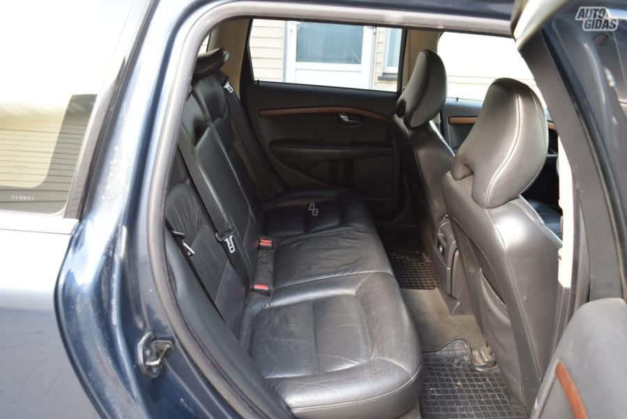Blue Volvo V70 2007 in Vilnius, with an engine capacity of 2.40 L and mileage of 408 thousand km for 2300 €, photo 10 on AUTOMOTO.COM.LV
