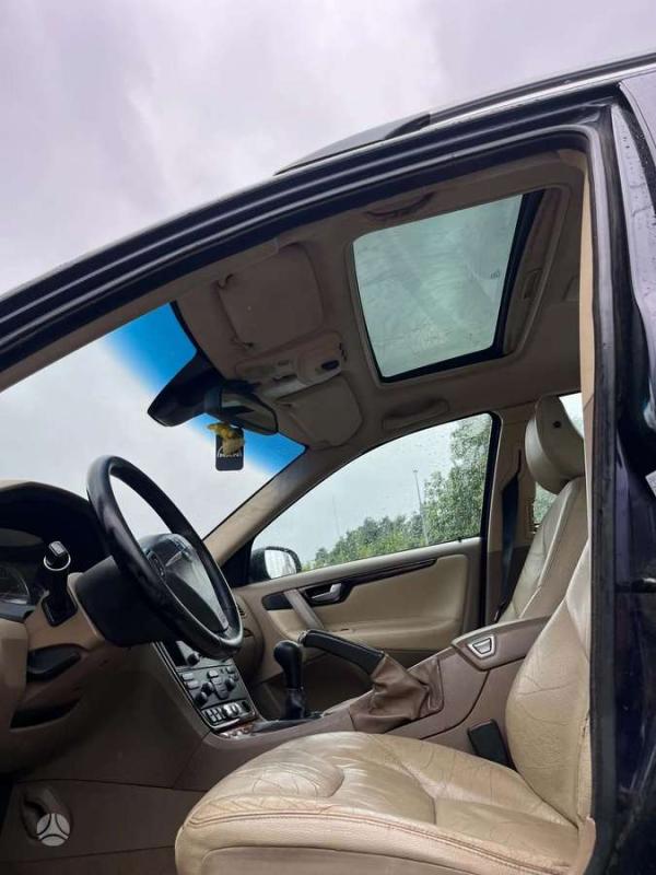 Zils Volvo V70 2007 Viļņa, ar dzinēja tilpumu 2.40 L un nobraukumu 408 tūkst. km par 1600 €, foto 9 vietnē AUTOMOTO.COM.LV