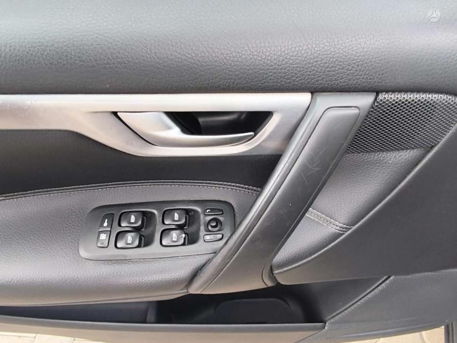Zils Volvo V70 2007 Viļņa, ar dzinēja tilpumu 2.40 L un nobraukumu 278 tūkst. km par 3250 €, foto 23 vietnē AUTOMOTO.COM.LV