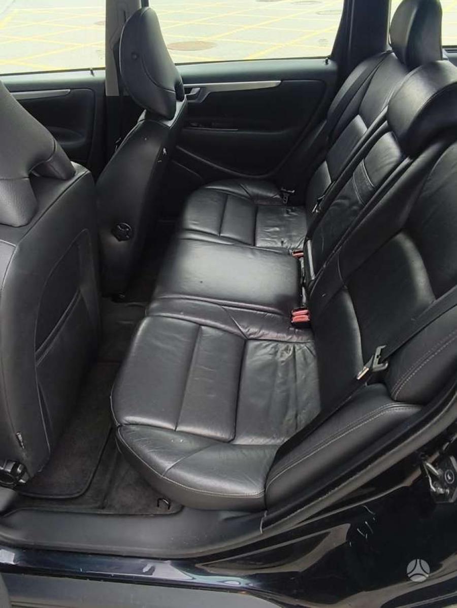 Zils Volvo V70 2007 Viļņa, ar dzinēja tilpumu 2.40 L un nobraukumu 278 tūkst. km par 3250 €, foto 33 vietnē AUTOMOTO.COM.LV