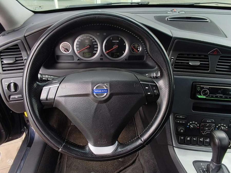 Zils Volvo V70 2007 Viļņa, ar dzinēja tilpumu 2.40 L un nobraukumu 278 tūkst. km par 3250 €, foto 14 vietnē AUTOMOTO.COM.LV