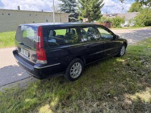 Blue Volvo V70 2007 in Vilnius, with an engine capacity of 2.44 L and mileage of 300 thousand km for 500 €, photo 6 on AUTOMOTO.COM.LV