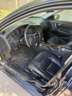 Blue Volvo V70 2007 in Vilnius, with an engine capacity of 2.44 L and mileage of 300 thousand km for 500 €, photo 8 on AUTOMOTO.COM.LV