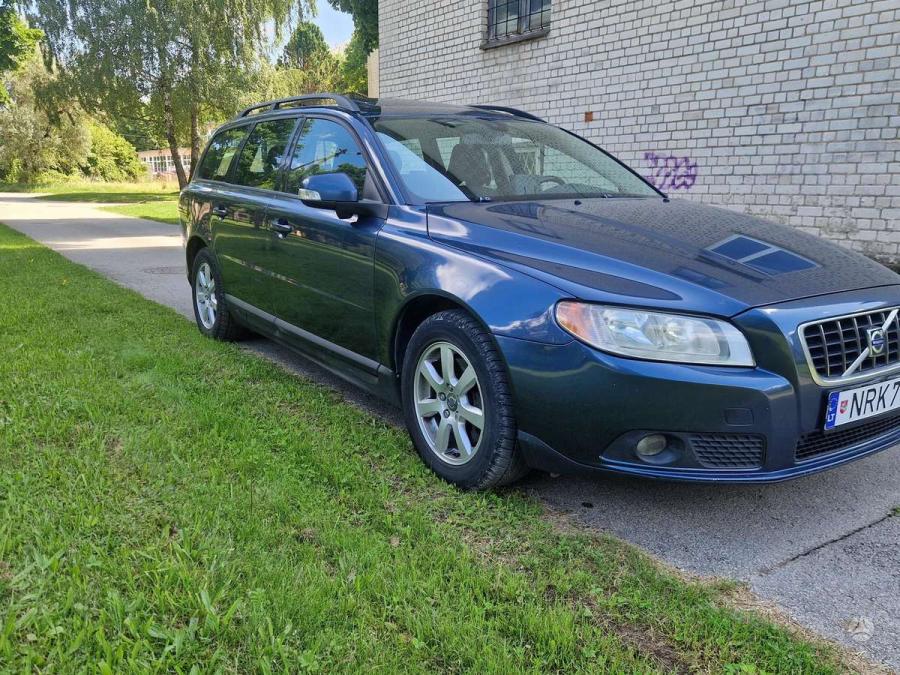Zils Volvo V70 2007 Viļņa, ar dzinēja tilpumu 2.40 L un nobraukumu 414 tūkst. km par 2650 €, foto 5 vietnē AUTOMOTO.COM.LV