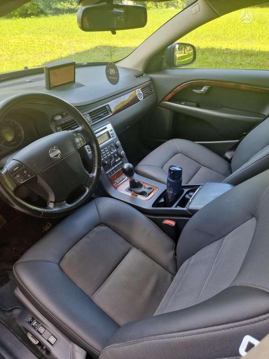 Zils Volvo V70 2007 Viļņa, ar dzinēja tilpumu 2.40 L un nobraukumu 414 tūkst. km par 2650 €, foto 7 vietnē AUTOMOTO.COM.LV