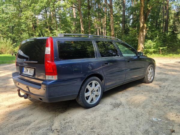Zils Volvo V70 2007 Viļņa, ar dzinēja tilpumu 2.40 L un nobraukumu 435 tūkst. km par 1950 €, foto 4 vietnē AUTOMOTO.COM.LV