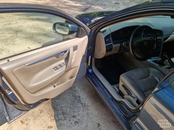 Zils Volvo V70 2007 Viļņa, ar dzinēja tilpumu 2.40 L un nobraukumu 435 tūkst. km par 1950 €, foto 9 vietnē AUTOMOTO.COM.LV