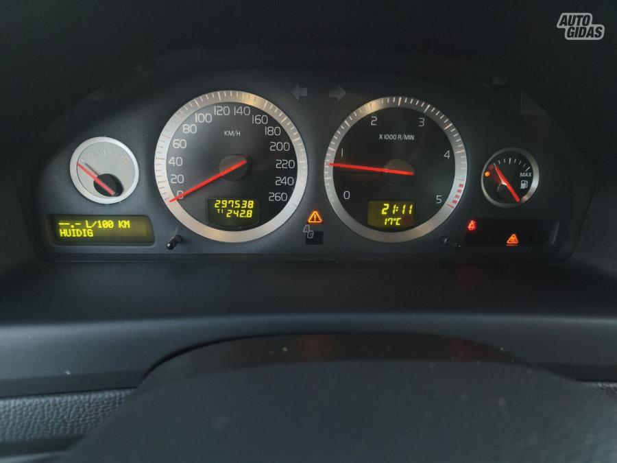 Zils Volvo V70 2007 Viļņa, ar dzinēja tilpumu 2.40 L un nobraukumu 300 tūkst. km par 3350 €, foto 7 vietnē AUTOMOTO.COM.LV