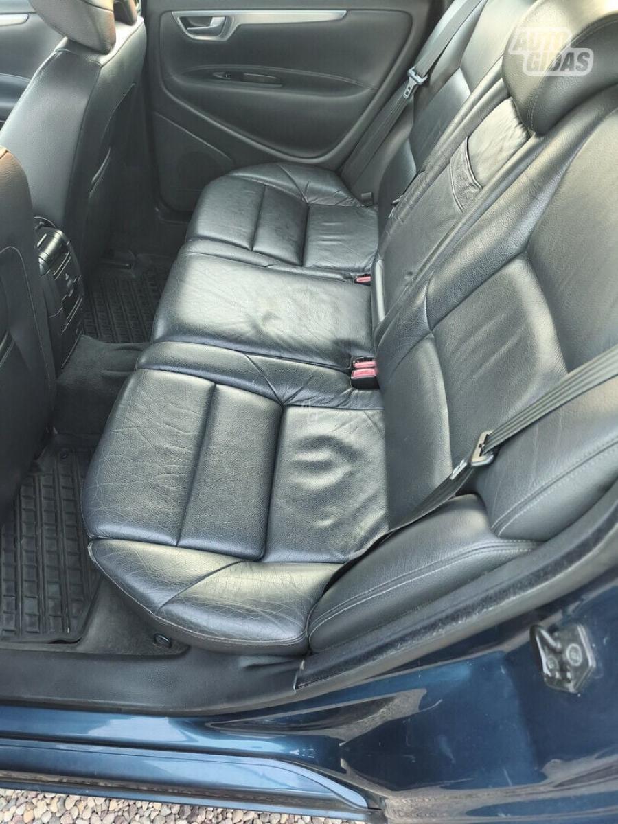 Zils Volvo V70 2007 Viļņa, ar dzinēja tilpumu 2.40 L un nobraukumu 300 tūkst. km par 3350 €, foto 11 vietnē AUTOMOTO.COM.LV