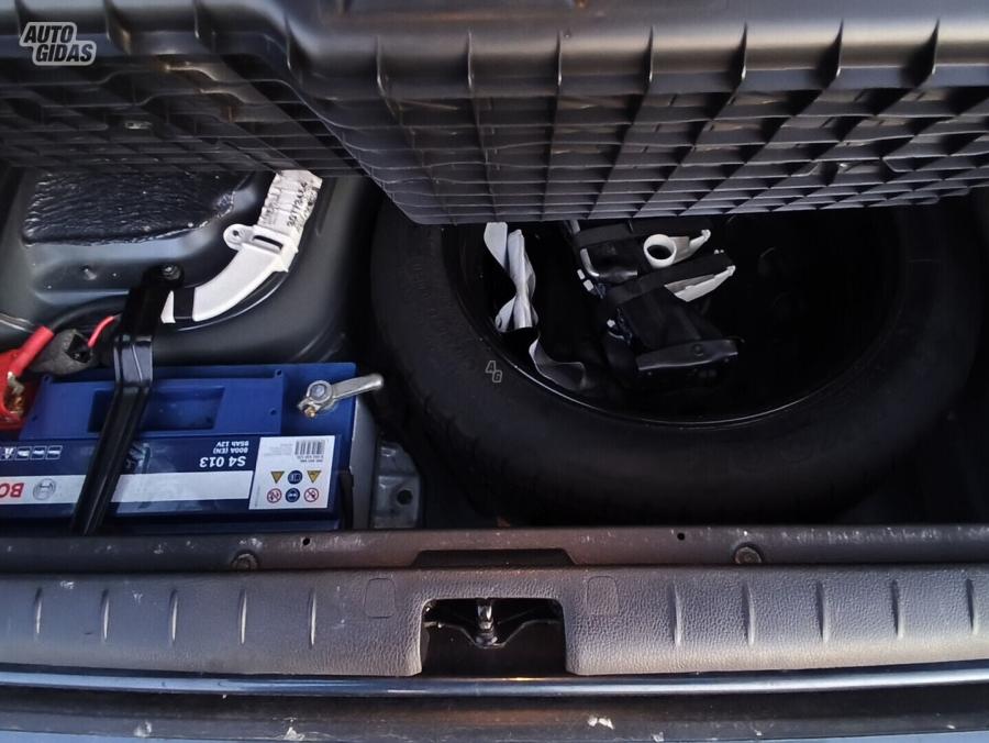 Zils Volvo V70 2007 Viļņa, ar dzinēja tilpumu 2.40 L un nobraukumu 300 tūkst. km par 3350 €, foto 14 vietnē AUTOMOTO.COM.LV