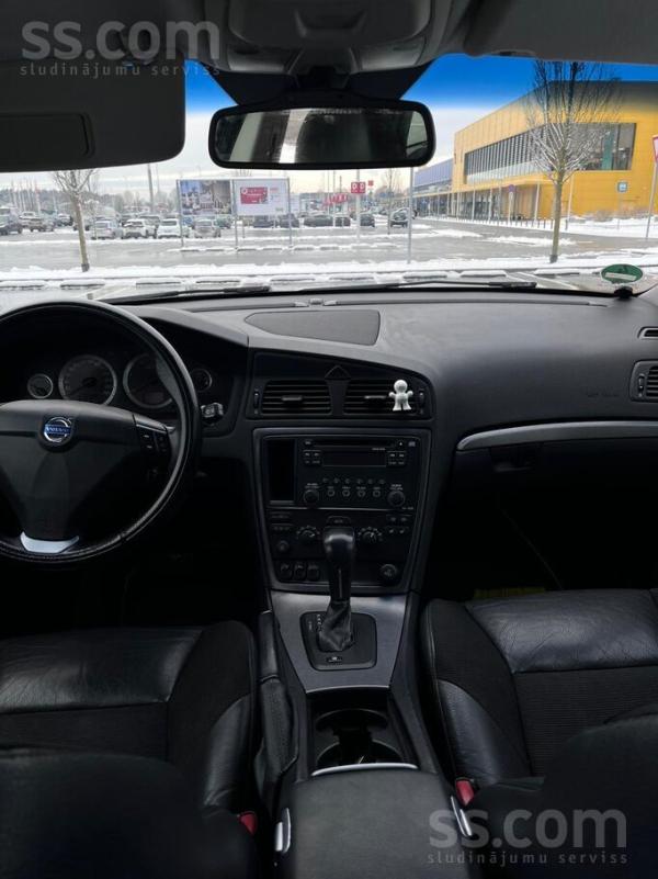 Zils Volvo V70 2007 Rīga, ar dzinēja tilpumu 2.40 L un nobraukumu 342 tūkst. km par 2300 €, foto 8 vietnē AUTOMOTO.COM.LV