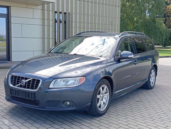 Blue Volvo V70 2007 in Raseiniai, with an engine capacity of 2.40 L and mileage of 300 thousand km for 3400 €, photo 3 on AUTOMOTO.COM.LV