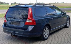 Blue Volvo V70 2007 in Raseiniai, with an engine capacity of 2.40 L and mileage of 300 thousand km for 3400 €, photo 6 on AUTOMOTO.COM.LV