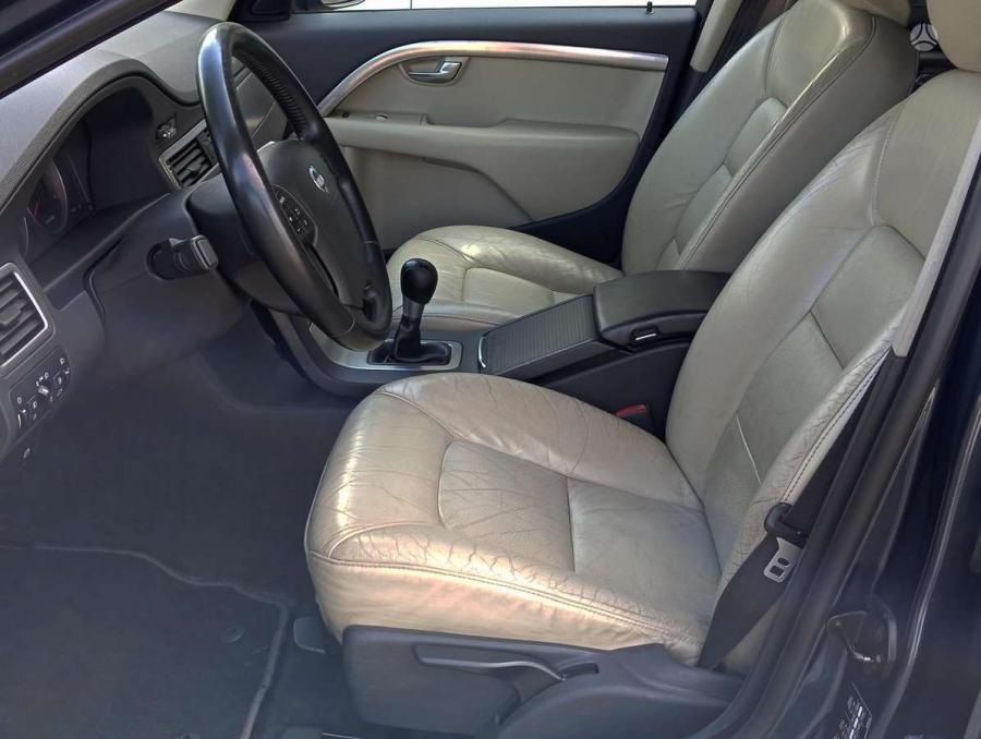 Blue Volvo V70 2007 in Raseiniai, with an engine capacity of 2.40 L and mileage of 300 thousand km for 3400 €, photo 10 on AUTOMOTO.COM.LV
