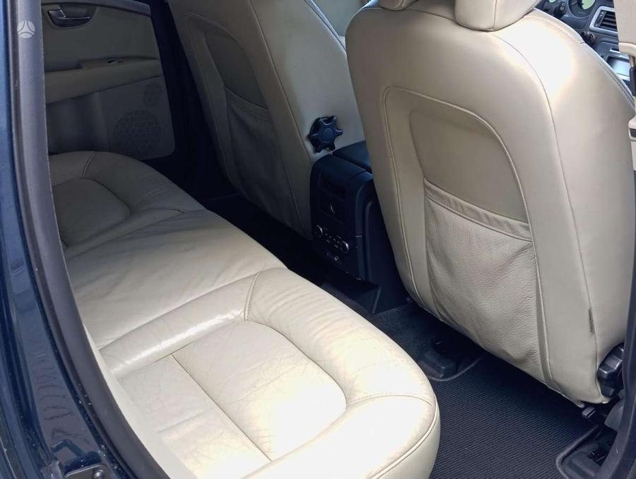 Blue Volvo V70 2007 in Raseiniai, with an engine capacity of 2.40 L and mileage of 300 thousand km for 3400 €, photo 14 on AUTOMOTO.COM.LV