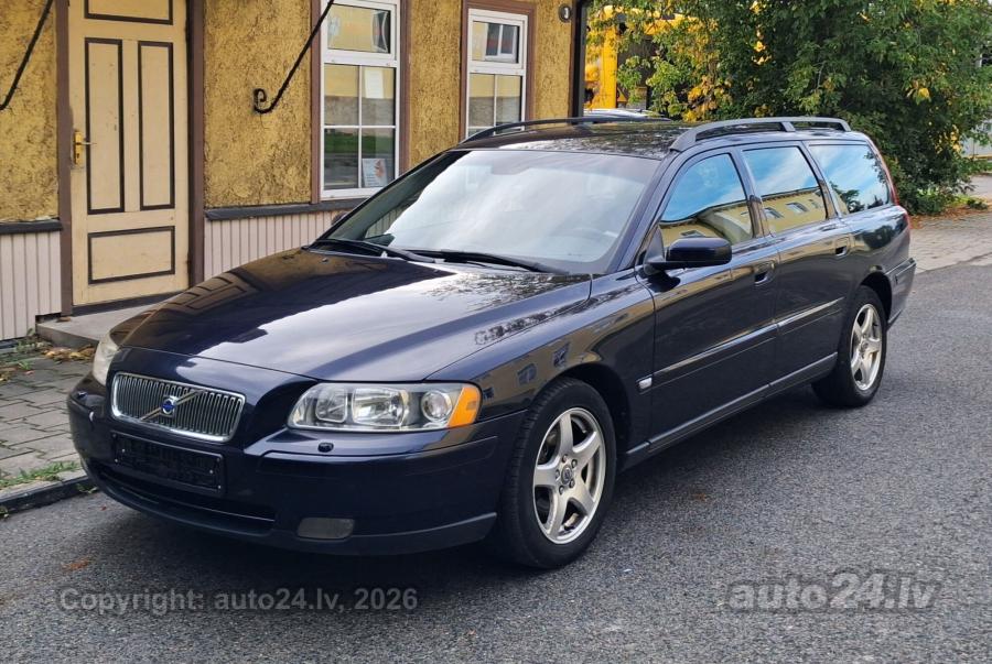 Zils Volvo V70 2007 Paide, ar dzinēja tilpumu 2.40 L un nobraukumu 381 tūkst. km par 3650 €, foto 1 vietnē AUTOMOTO.COM.LV