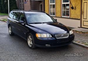 Zils Volvo V70 2007 Paide, ar dzinēja tilpumu 2.40 L un nobraukumu 381 tūkst. km par 3650 €, foto 3 vietnē AUTOMOTO.COM.LV