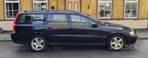 Zils Volvo V70 2007 Paide, ar dzinēja tilpumu 2.40 L un nobraukumu 381 tūkst. km par 3650 €, foto 4 vietnē AUTOMOTO.COM.LV