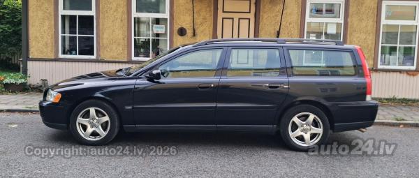 Blue Volvo V70 2007 in Paide, with an engine capacity of 2.40 L and mileage of 381 thousand km for 3650 €, photo 5 on AUTOMOTO.COM.LV