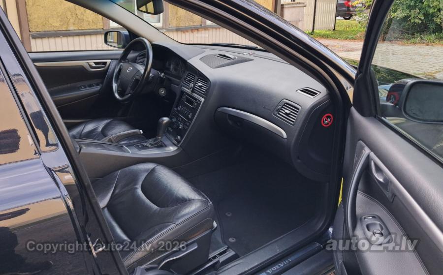 Zils Volvo V70 2007 Paide, ar dzinēja tilpumu 2.40 L un nobraukumu 381 tūkst. km par 3650 €, foto 8 vietnē AUTOMOTO.COM.LV