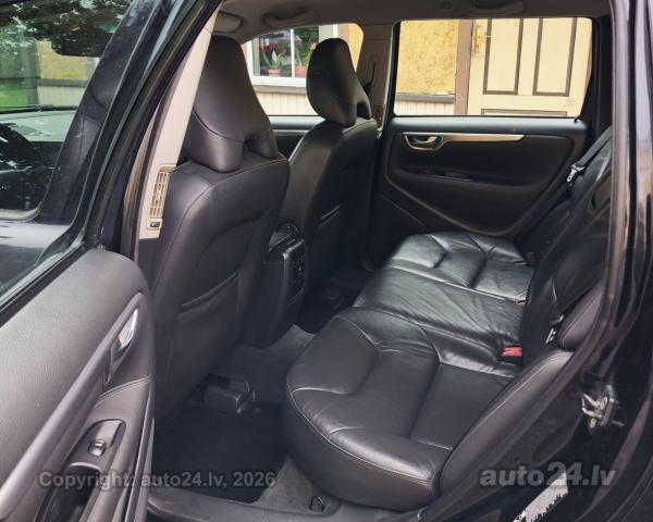 Blue Volvo V70 2007 in Paide, with an engine capacity of 2.40 L and mileage of 381 thousand km for 3650 €, photo 9 on AUTOMOTO.COM.LV
