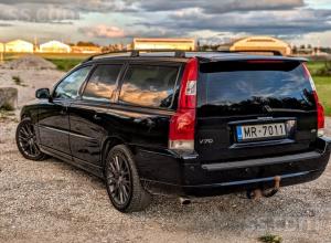Blue Volvo V70 2007 in Riga, with an engine capacity of 2.40 L and mileage of 313 thousand km for 1950 €, photo 4 on AUTOMOTO.COM.LV