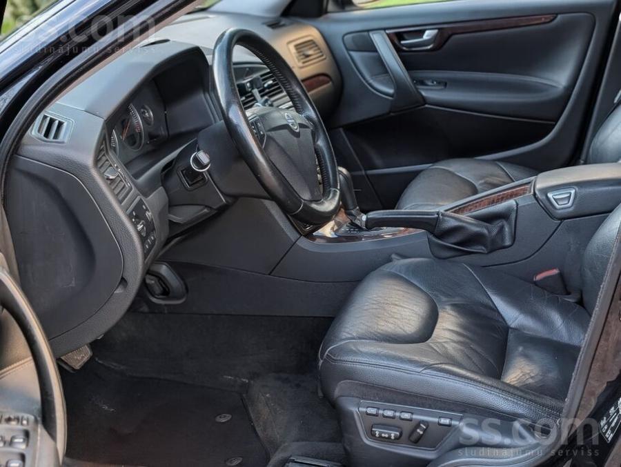 Blue Volvo V70 2007 in Riga, with an engine capacity of 2.40 L and mileage of 313 thousand km for 1950 €, photo 6 on AUTOMOTO.COM.LV