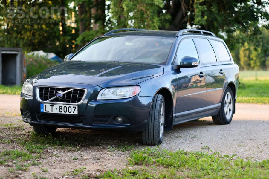 Blue Volvo V70 2007 in Riga, with an engine capacity of 2.40 L and mileage of 342 thousand km for 3000 €, photo 1 on AUTOMOTO.COM.LV