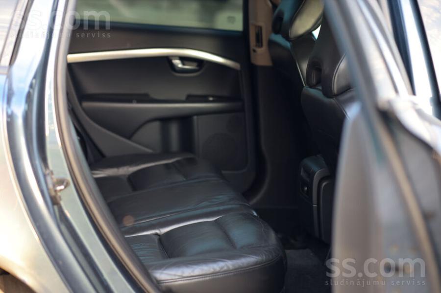 Blue Volvo V70 2007 in Riga, with an engine capacity of 2.40 L and mileage of 342 thousand km for 3000 €, photo 6 on AUTOMOTO.COM.LV