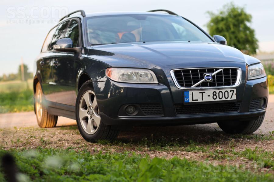 Blue Volvo V70 2007 in Riga, with an engine capacity of 2.40 L and mileage of 342 thousand km for 3000 €, photo 9 on AUTOMOTO.COM.LV