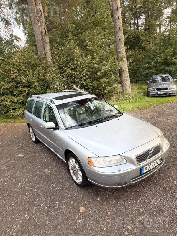 Zils Volvo V70 2007 Rīga, ar dzinēja tilpumu 2.40 L un nobraukumu 366 tūkst. km par 3099 €, foto 1 vietnē AUTOMOTO.COM.LV