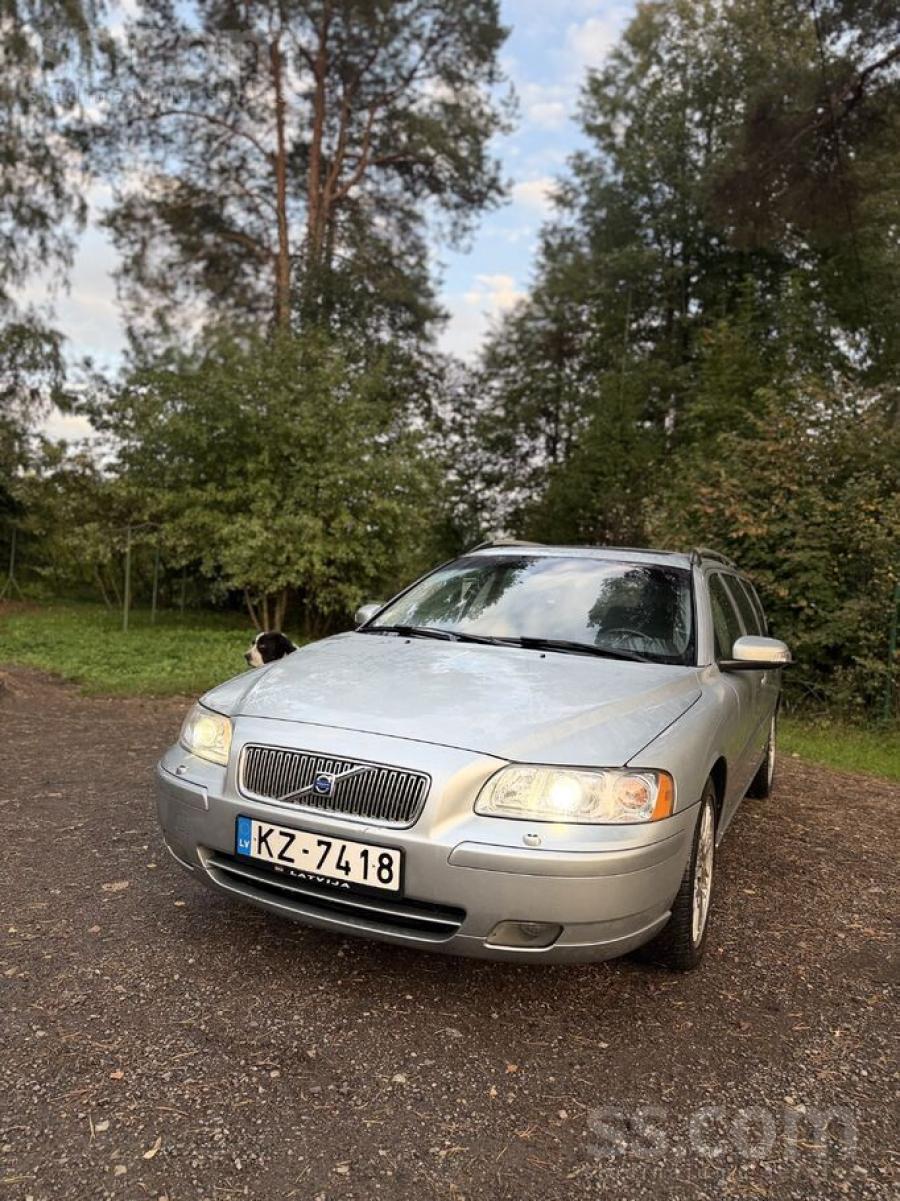 Blue Volvo V70 2007 in Riga, with an engine capacity of 2.40 L and mileage of 366 thousand km for 3099 €, photo 12 on AUTOMOTO.COM.LV
