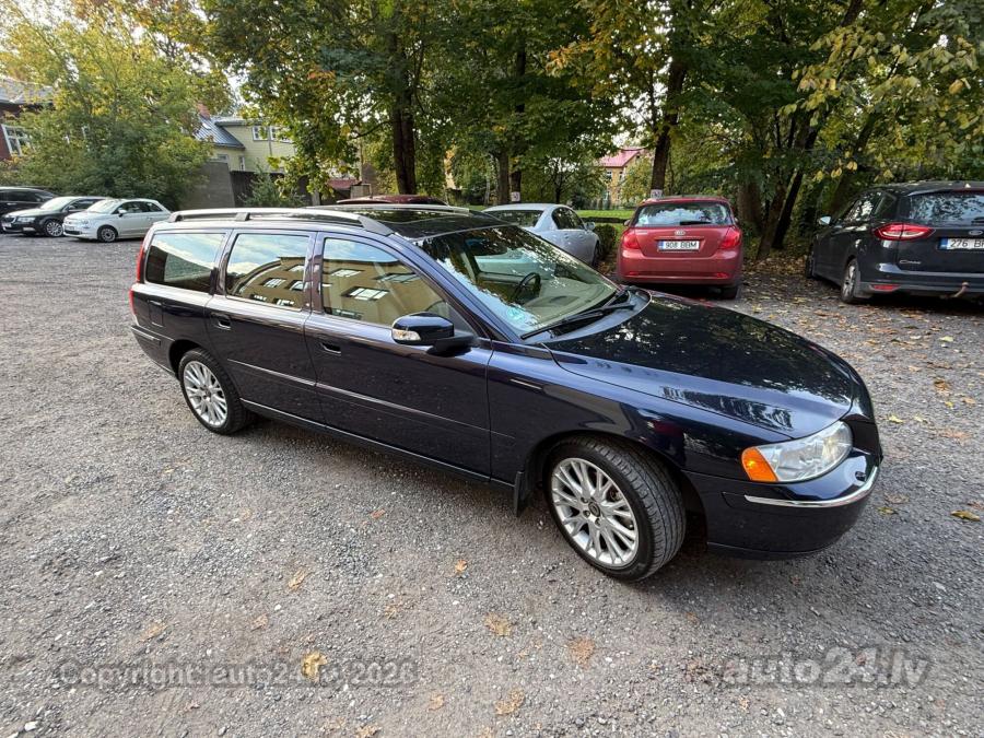 Zils Volvo V70 2007 Tallina, ar dzinēja tilpumu 2.40 L un nobraukumu 419 tūkst. km par 3690 €, foto 4 vietnē AUTOMOTO.COM.LV